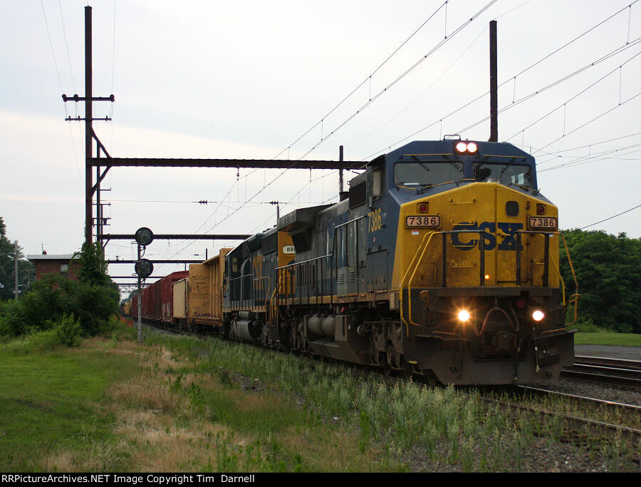 CSX 7386, 8887 on S439